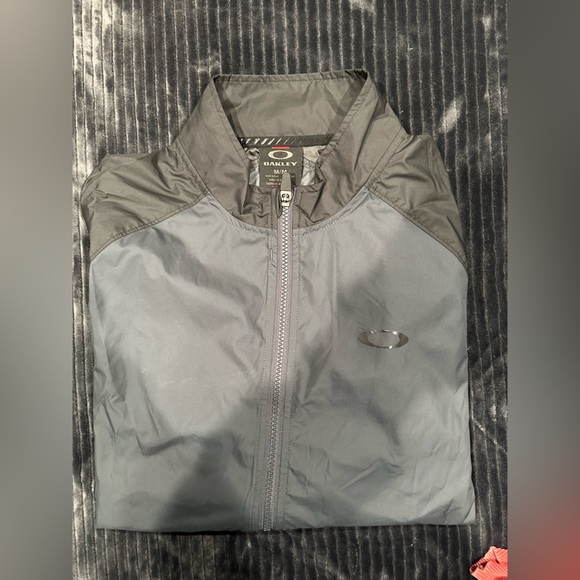 Oakley | Jackets & Coats | Oakley Windbreaker | Poshmark